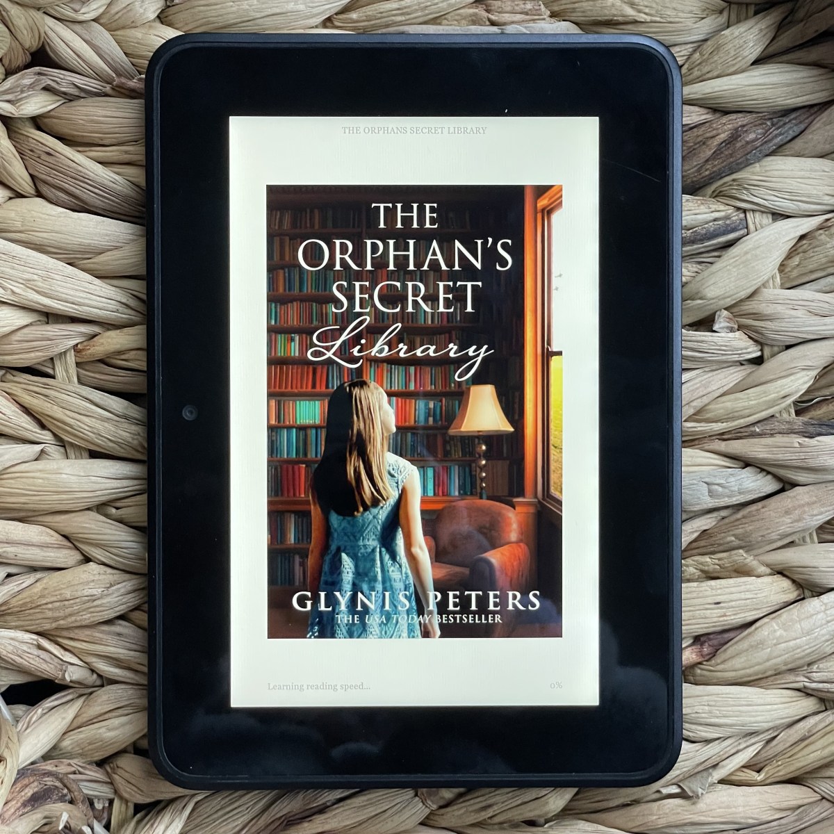 The Orphan’s Secret Library – MoMoBookDiary