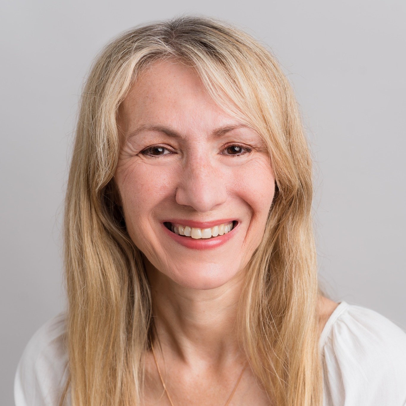 The Italian Village in the Hills by Victoria Springfield – MoMoBookDiary